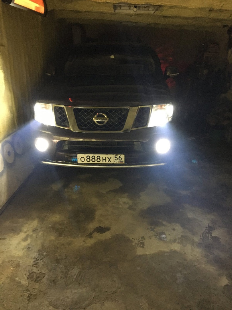 LED линзы в головной свет и ПТФ — Nissan Pathfinder (3G), 2,5 л, 2012 ...