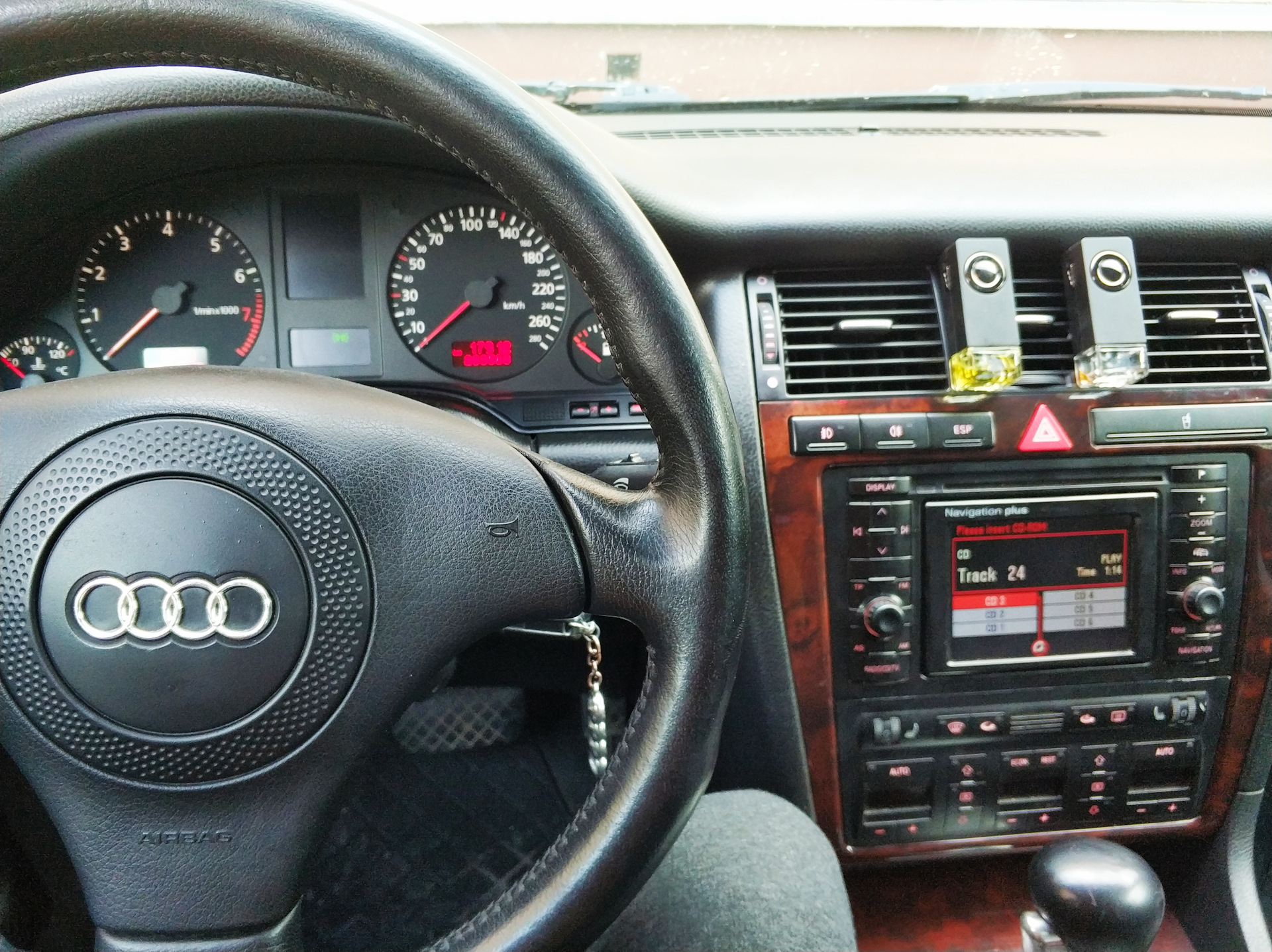 Замена Audi Concert 2 на Navigation PLUS 2 RNS-D — Audi A8 (D2), 2,8 л ...