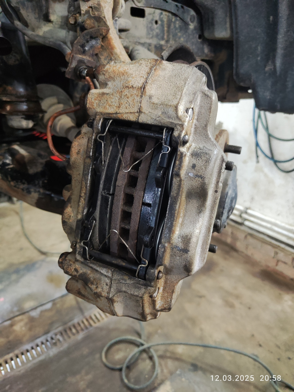 Переборка передних суппортов — Toyota Land Cruiser Prado 120-series, 4 ...