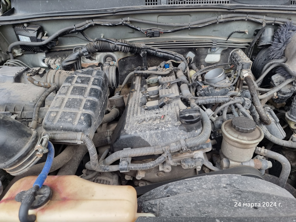 Запотел мой Прадос. Замена прокладок клапанной крышки. — Toyota Land ...