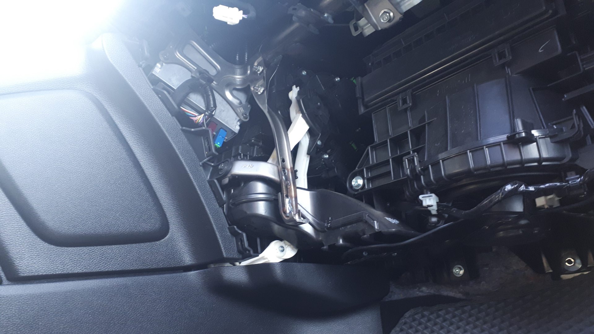 1.Замена АКБ Глонасс-GPS своими руками. — Honda CR-V (5G), 2,4 л, 2017 ...