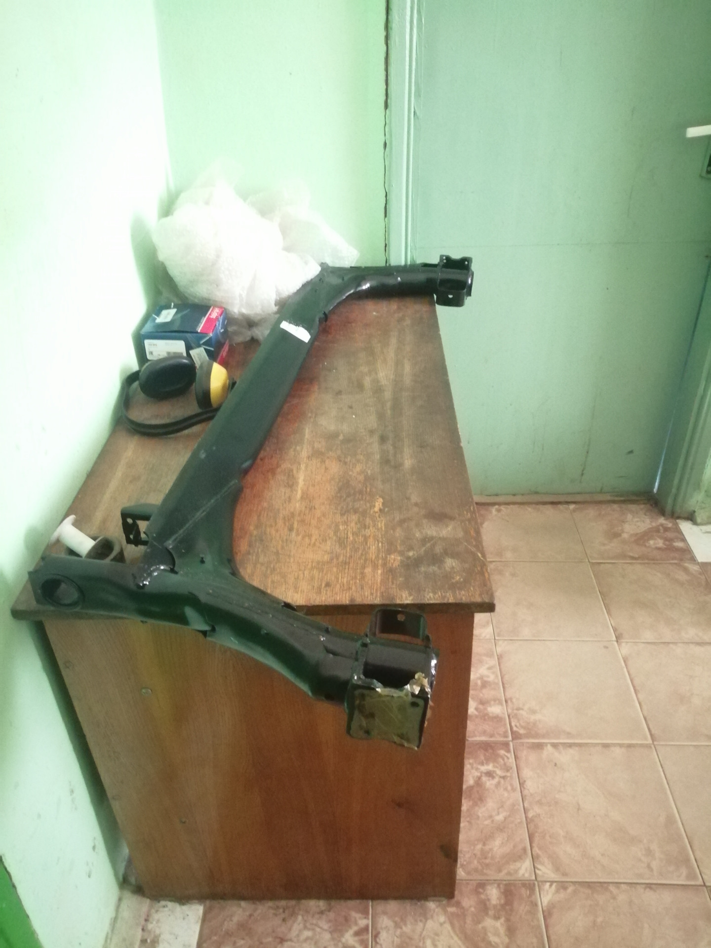 Замена задней балки — Volkswagen Passat Variant (B2), 1,6 л., 1985 года ...