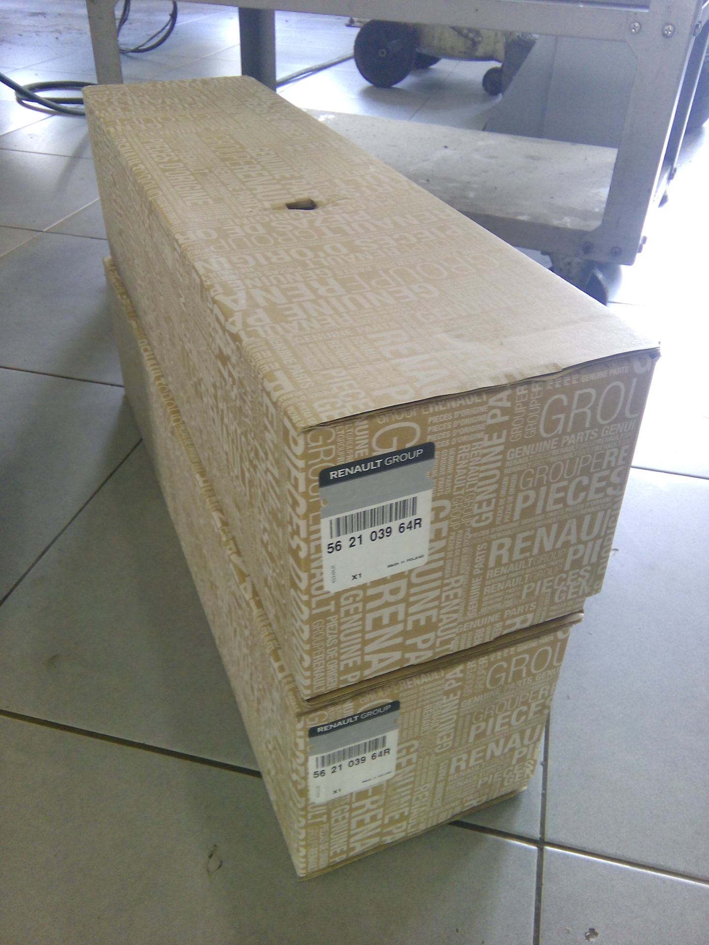 Замена задних амортизаторов — Renault Duster (1G), 2 л, 2016 года ...