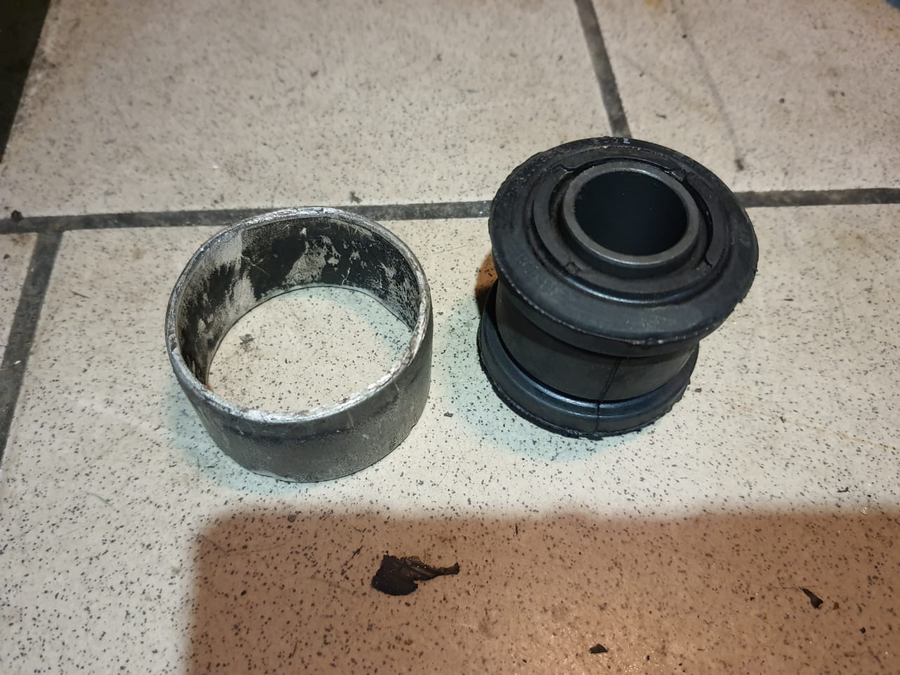 Снятие заднего подрамника и замена всех сайлентблоков задней подвески ...