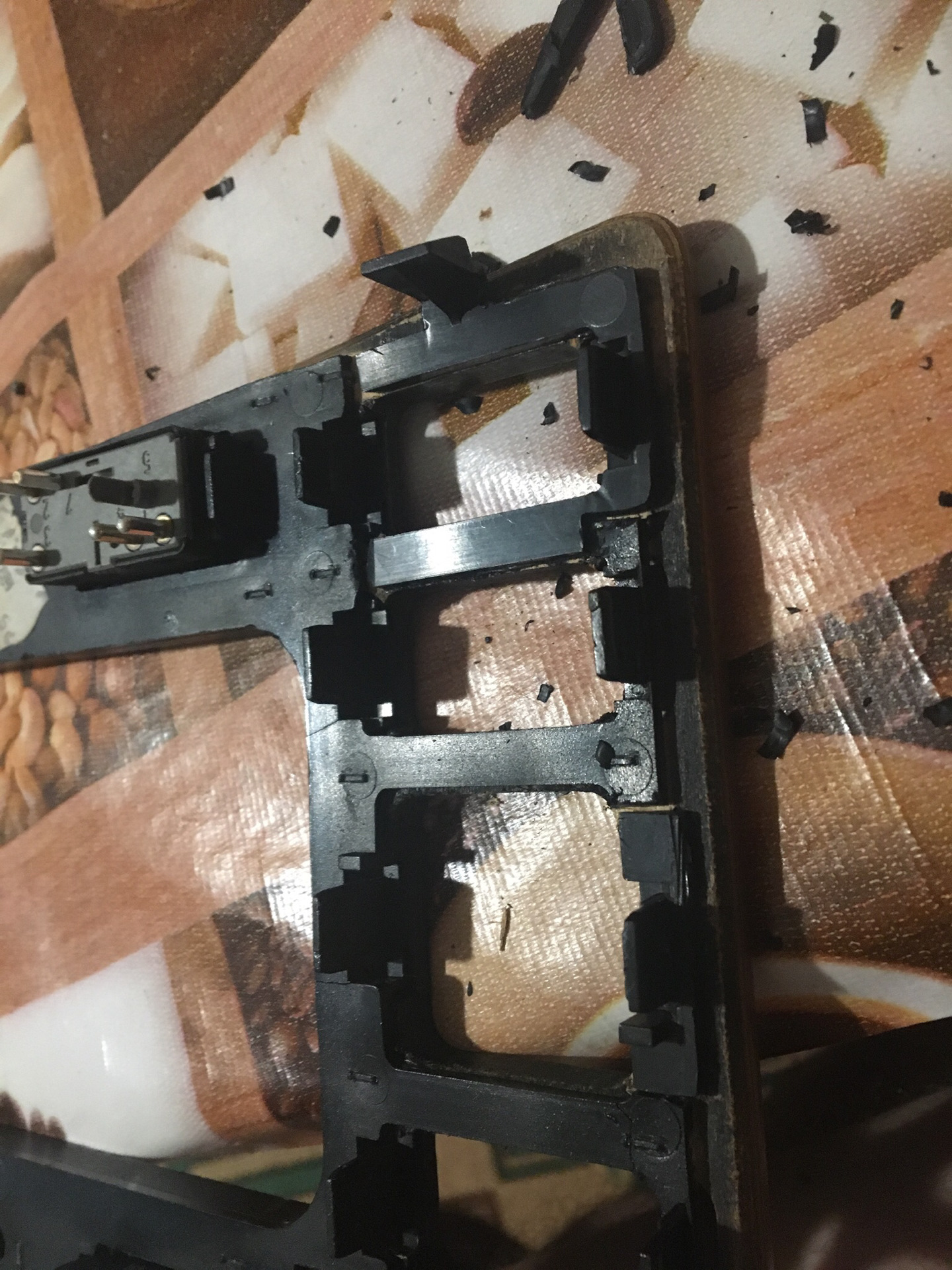 Замена термозащитного экрана глушителя — Volkswagen Passat B6, 1,8 л ...