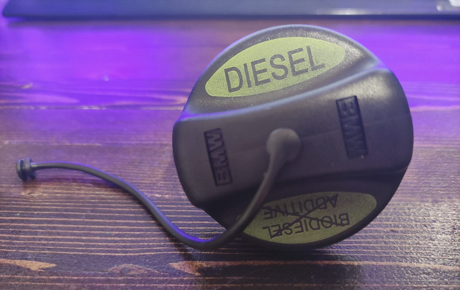 Карбоновая накладка крышки топливного бака M Performance, BMW E87 — BMW ...