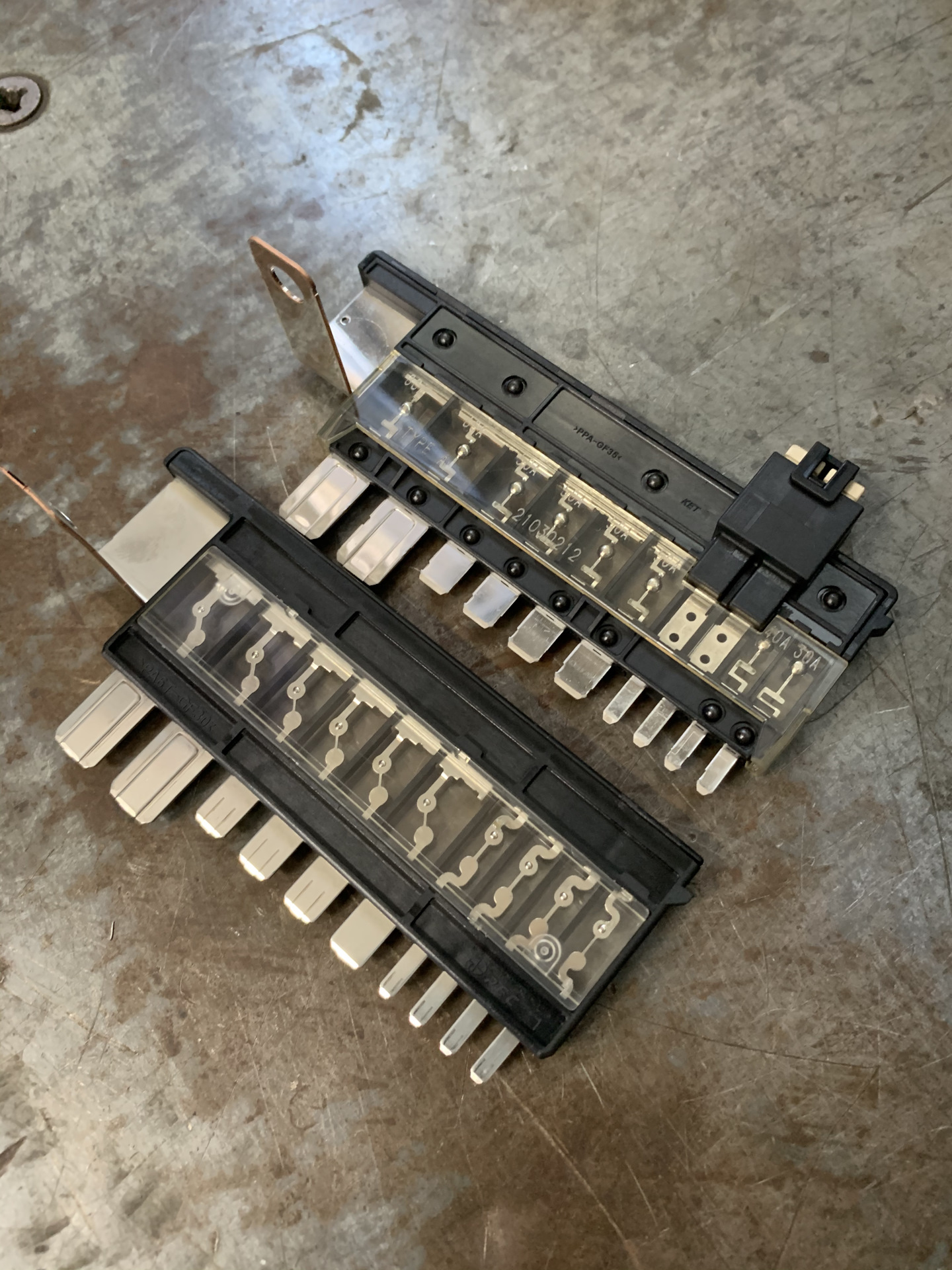 Отзывная компания замена предохранителя — KIA Stinger, 2 л, 2018 года ...