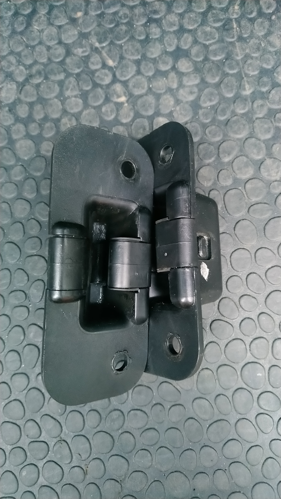 8200075742 Упорн пластина замка двери (мет) RENAULT | Запчасти на DRIVE2