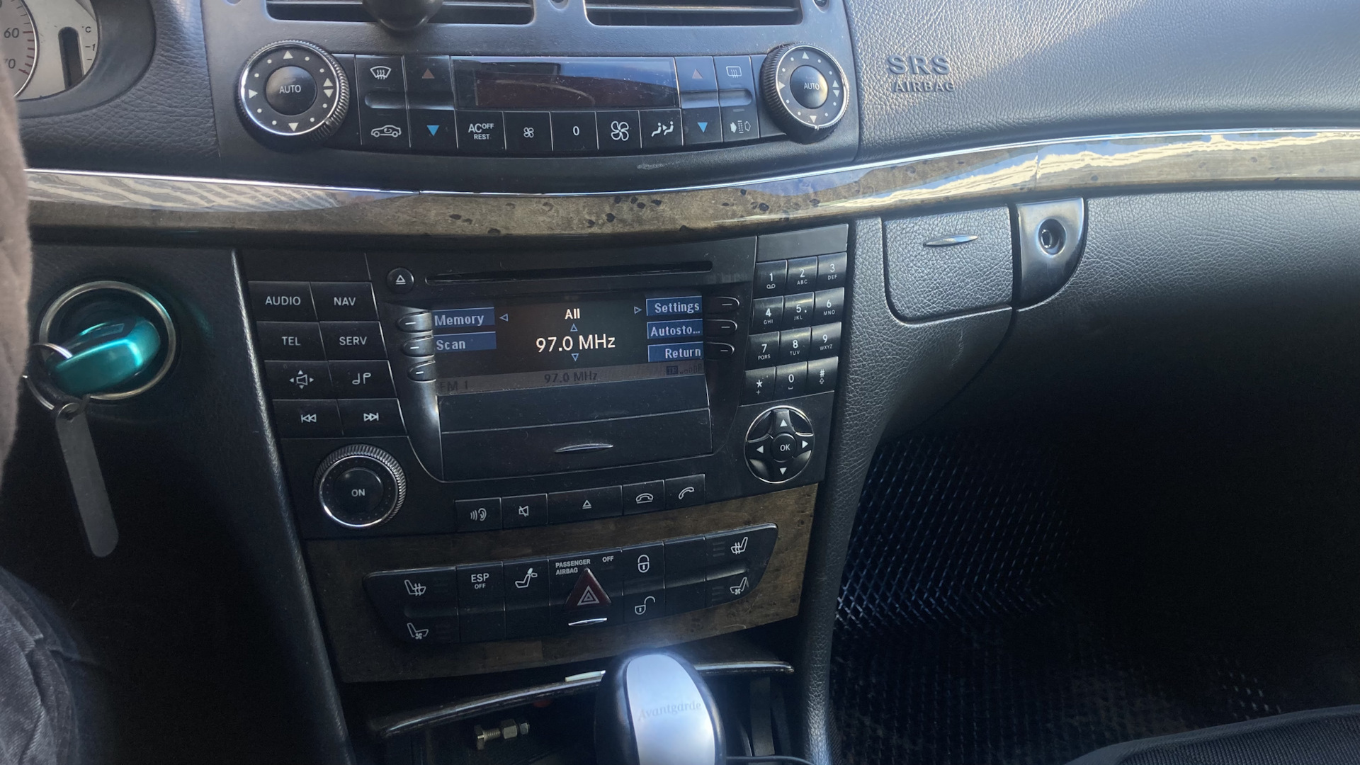 Замена CD чейнджера на тайник — Mercedes-Benz E-Class (W211), 3,2 л, 2004 года | другое | DRIVE2