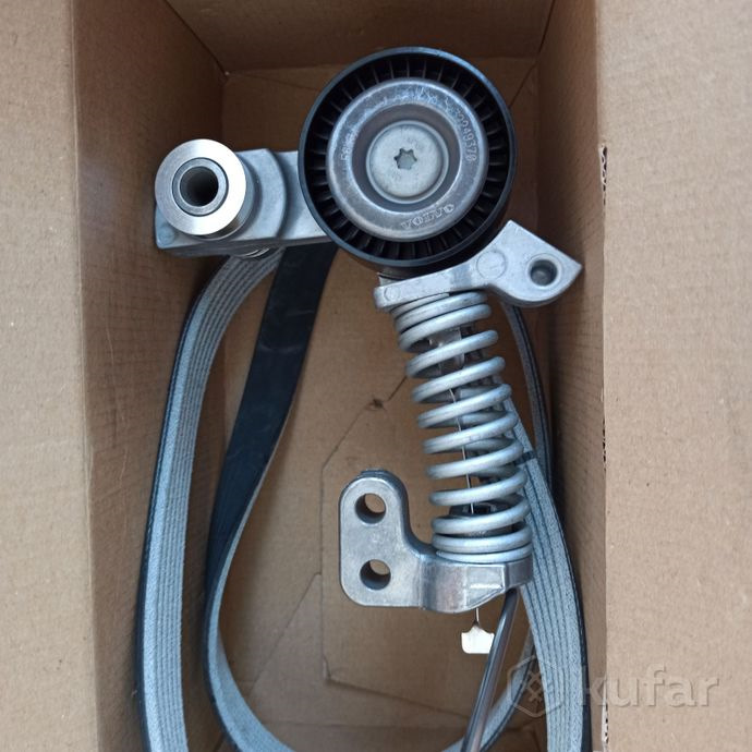 Комплект приводной ремень + ролик Volvo 31480361 на Volvo S90 (2G ...