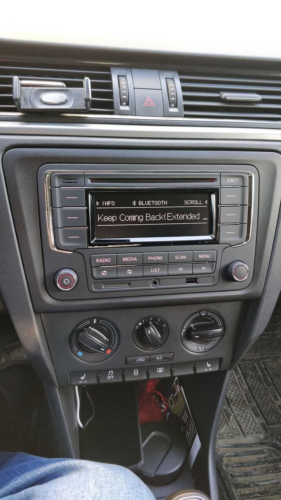 RCN-210 (RCD320 c BT) — Skoda Rapid (1G), 1,6 л, 2016 года | автозвук ...