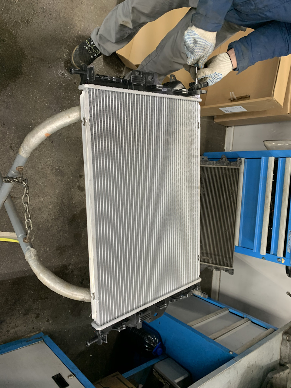 224. Замена внутренних пыльников передних приводов (04438-35040 ...