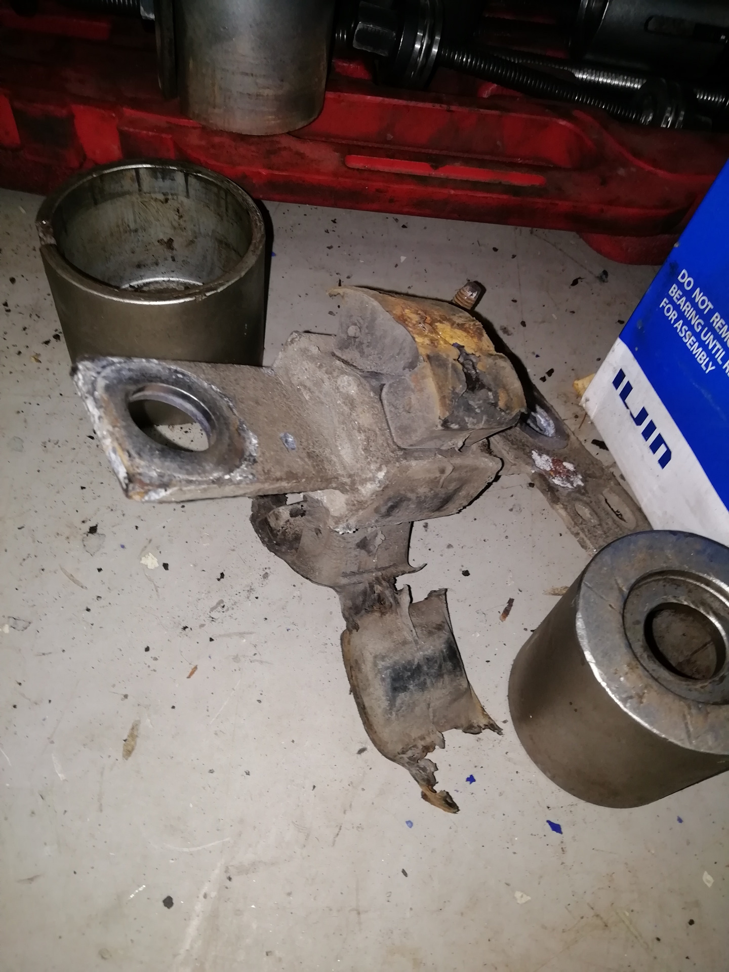 Очередное ТО, замена замка багажника и прочие мелочи — Volvo XC70 III ...