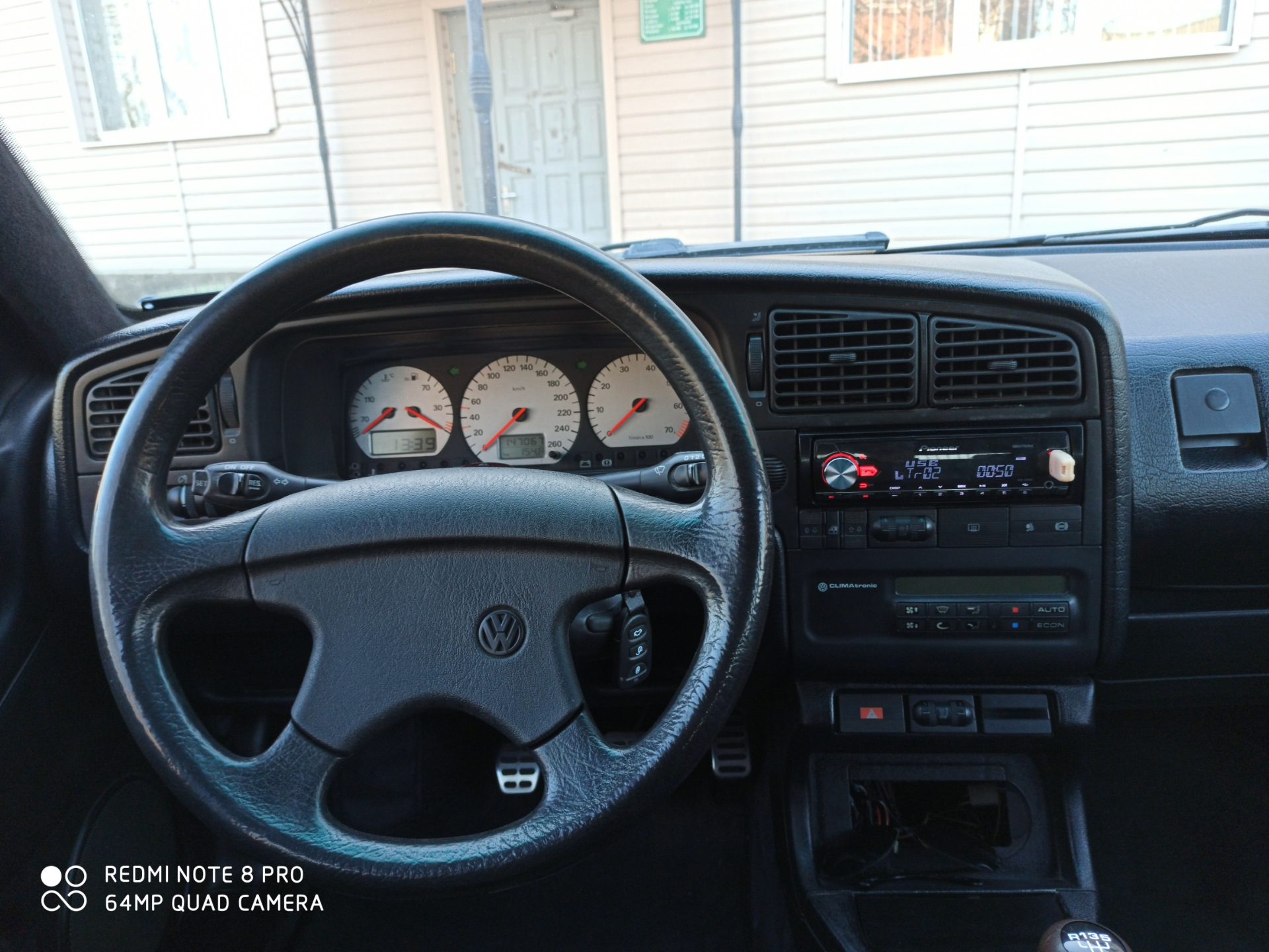 Карты и подсветка аварийки — Volkswagen Passat Variant B4 2 8 л
