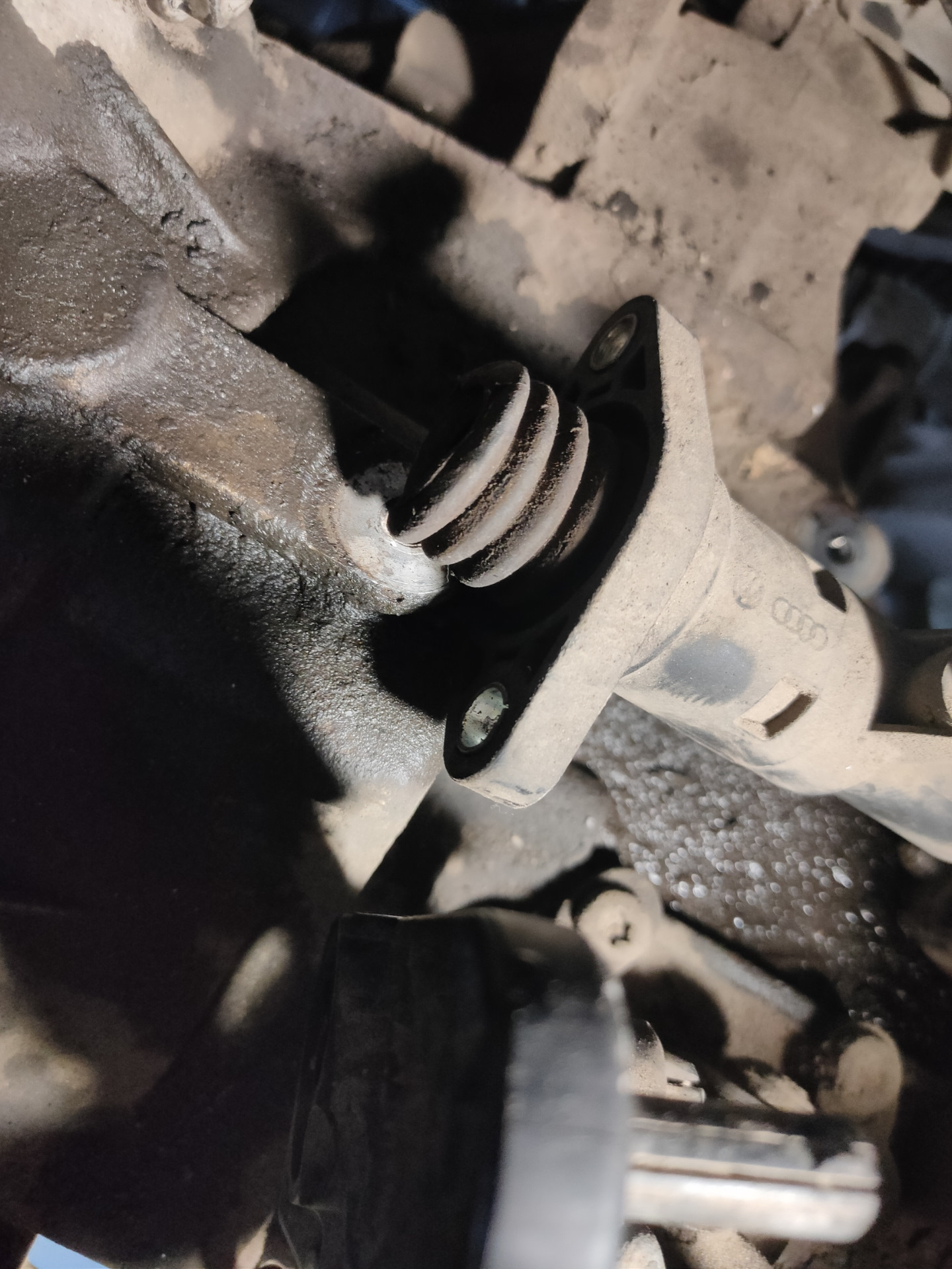 Замена сцепления, маховика МКПП — Volkswagen Passat B6, 1,8 л, 2008 ...