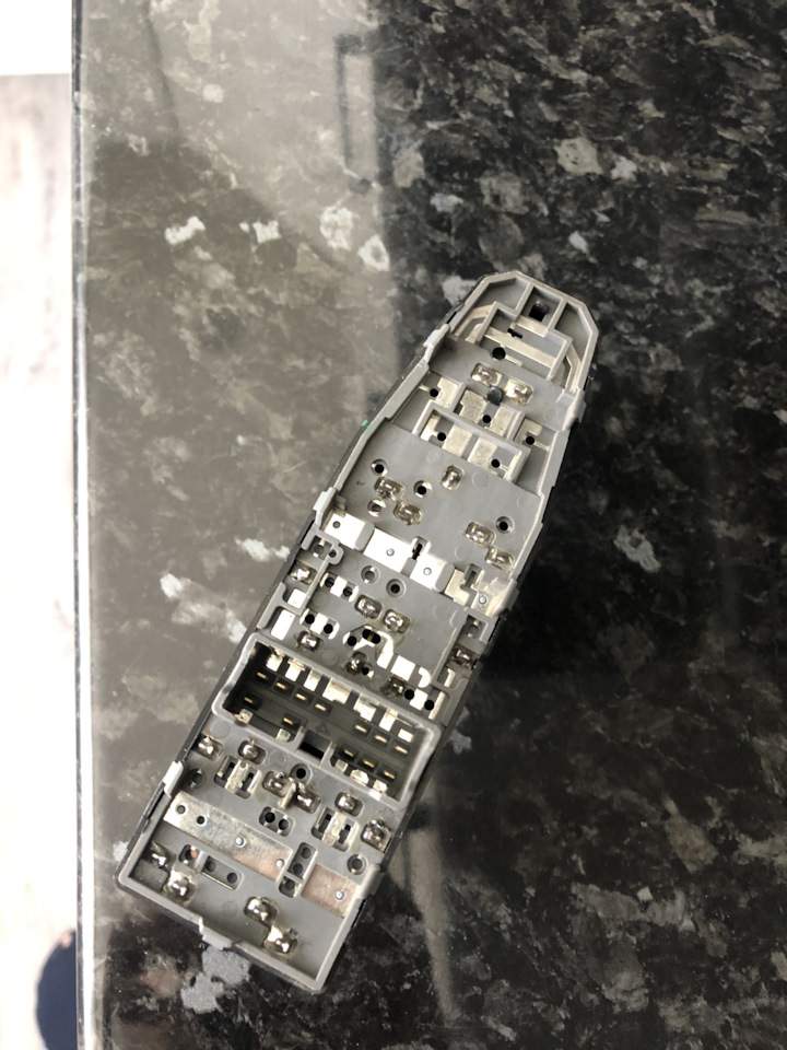 96942497 Блок управления стеклоподъемником Chevrolet Spark GM ...