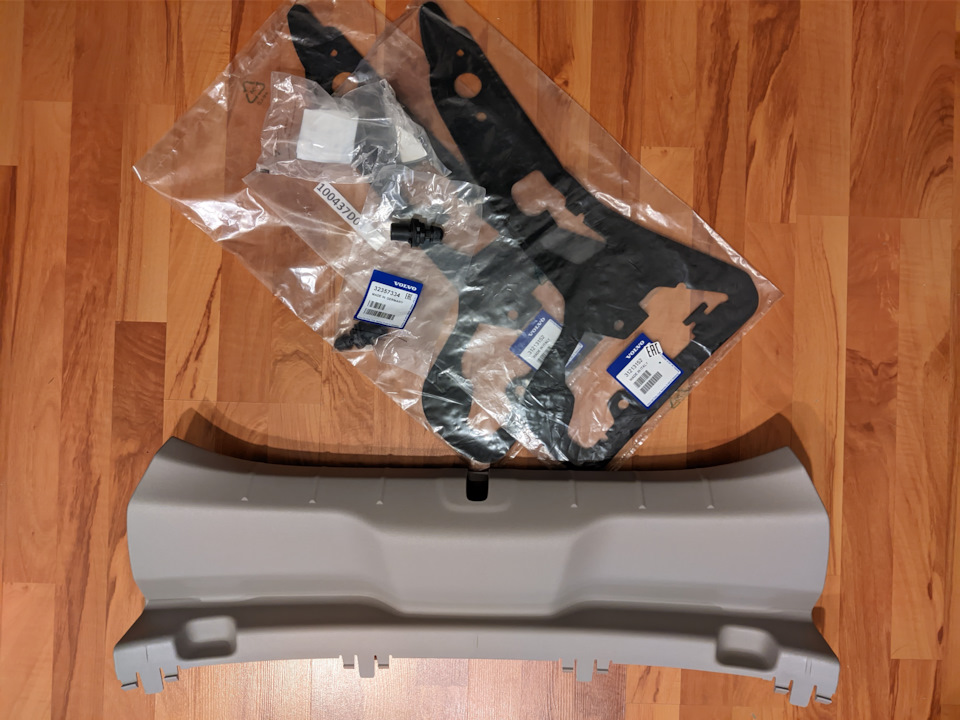 Шторка АКПП и новая панель в багажник — Volvo C30, 2,5 л, 2007 года ...