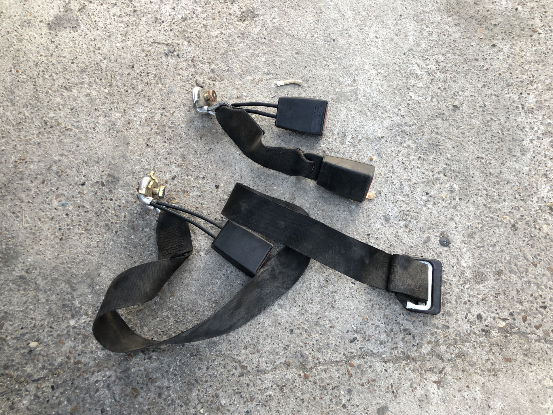 Ремни безопасности задних пассажиров. — Mercedes-Benz E-Class (W124), 3 ...