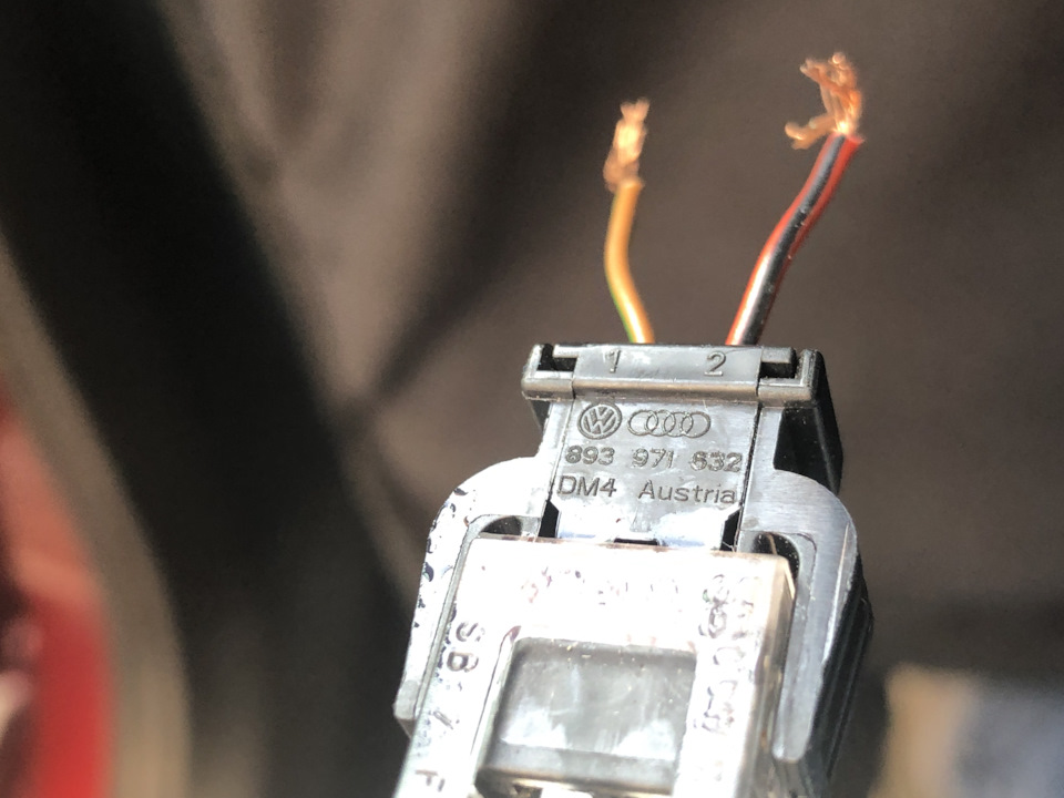 893971632 РАЗЬЕМ 2 PIN/GEHAEUSE VAG | Запчасти на DRIVE2