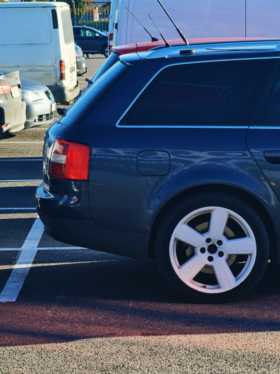 Спойлер RS6 (replica) — Audi A6 Avant (C5), 2,5 л, 2001 года | тюнинг ...