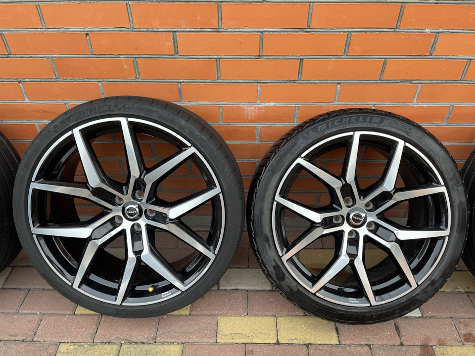 Летний конфиг r21 255/30 — Volvo V60 (2G), 2 л., 2020 года | колёсные ...