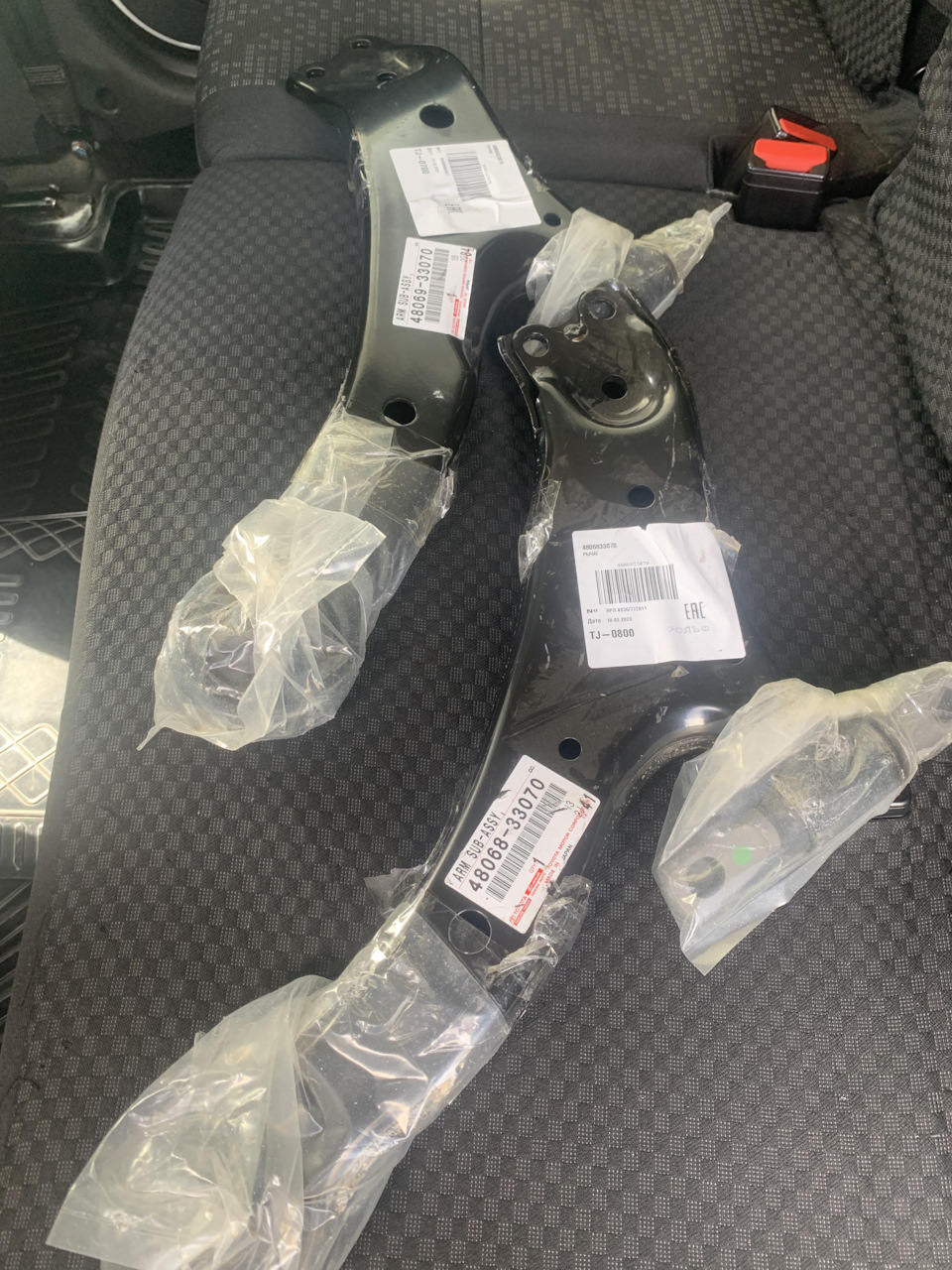 4806833070 Рычаг подвески TOYOTA LEXUS | Запчасти на DRIVE2