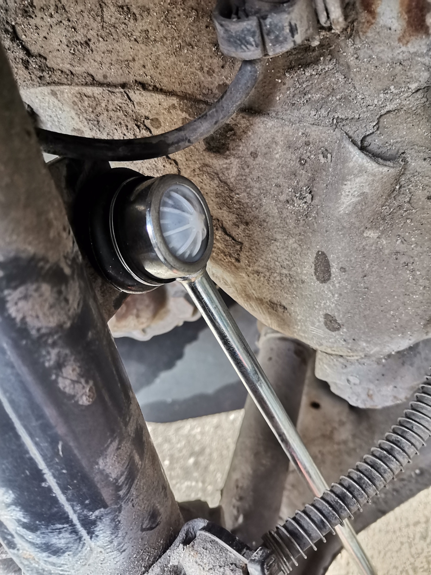 Замена стойки стабилизатора — Citroen Xsara Picasso, 1,8 л, 2004 года ...