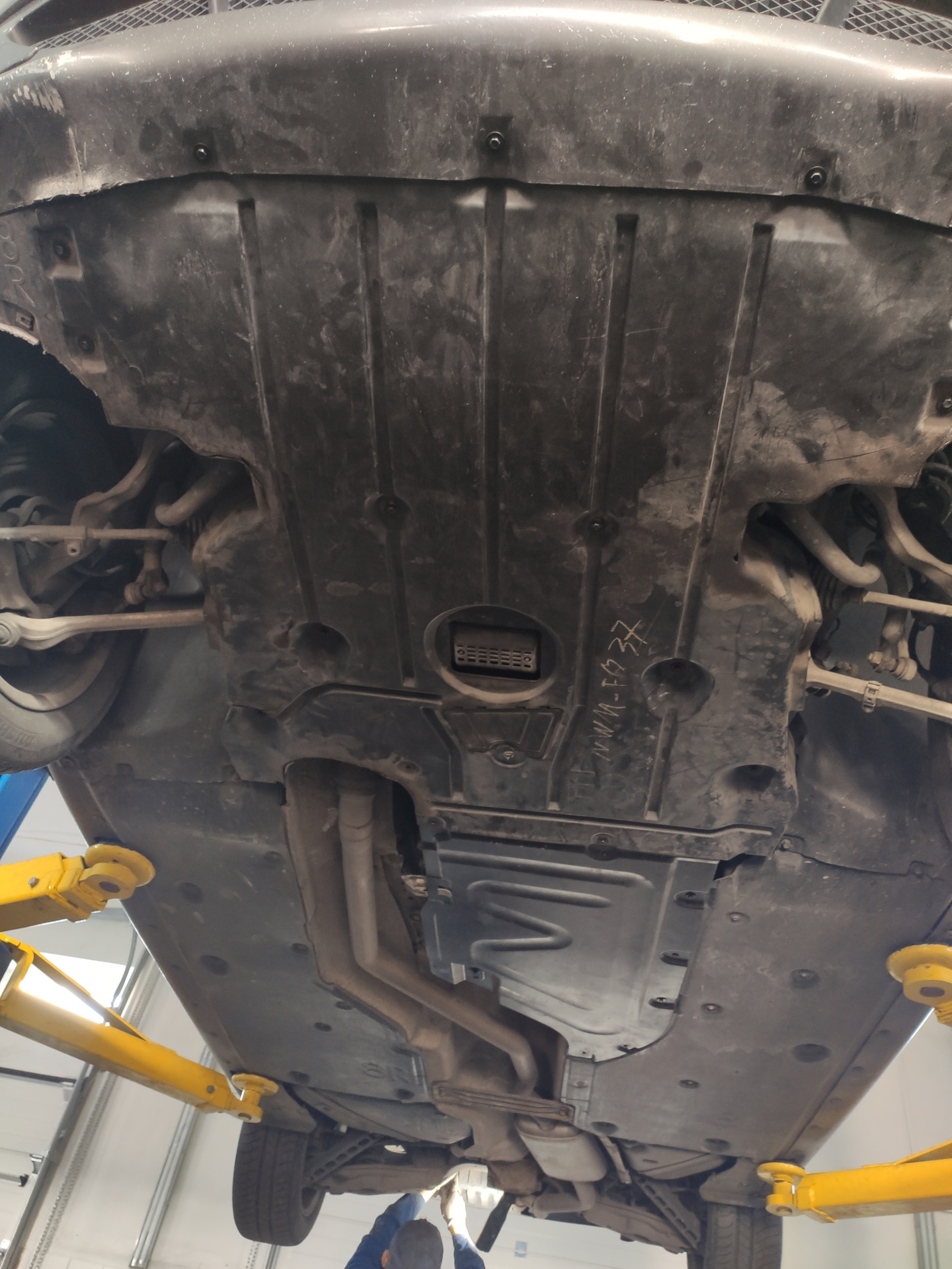 Защита двигателя и КПП — BMW 1 series (E81/E87), 2 л, 2005 года ...