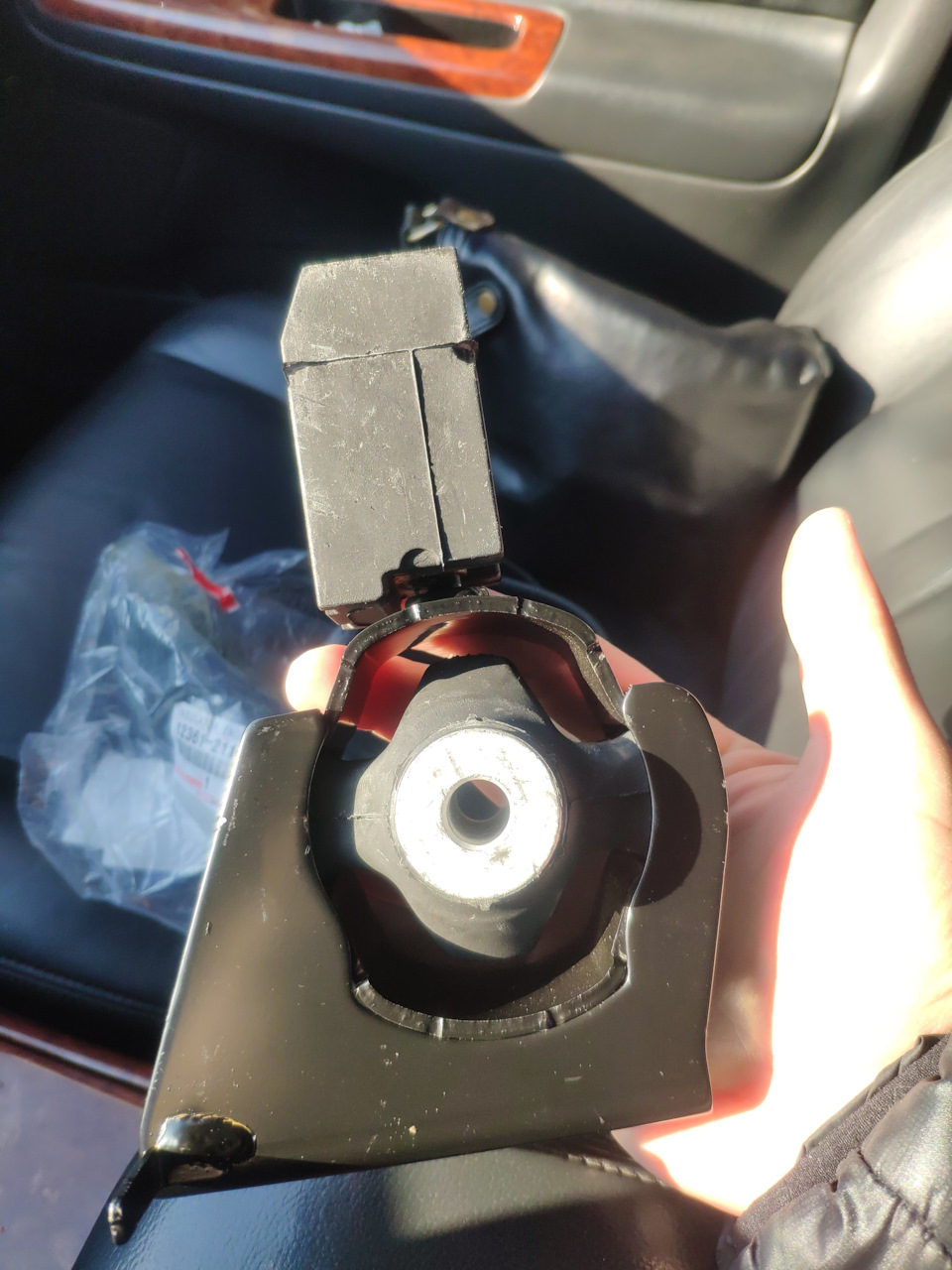 Замена подушек ДВС — Toyota Corolla (140/150), 1,6 л, 2008 года | визит ...