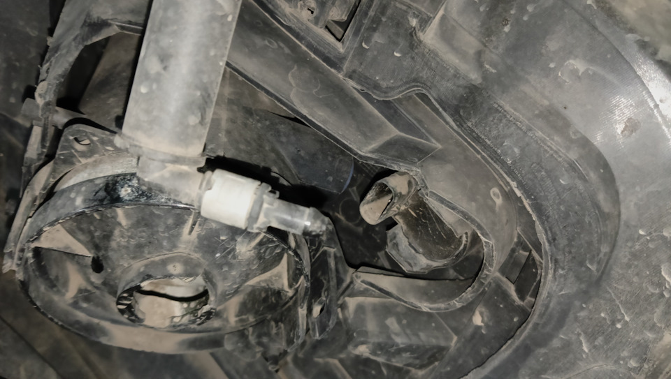 Устранение последствий февраля 24 года — Volvo XC70 III, 2,4 л, 2011 ...