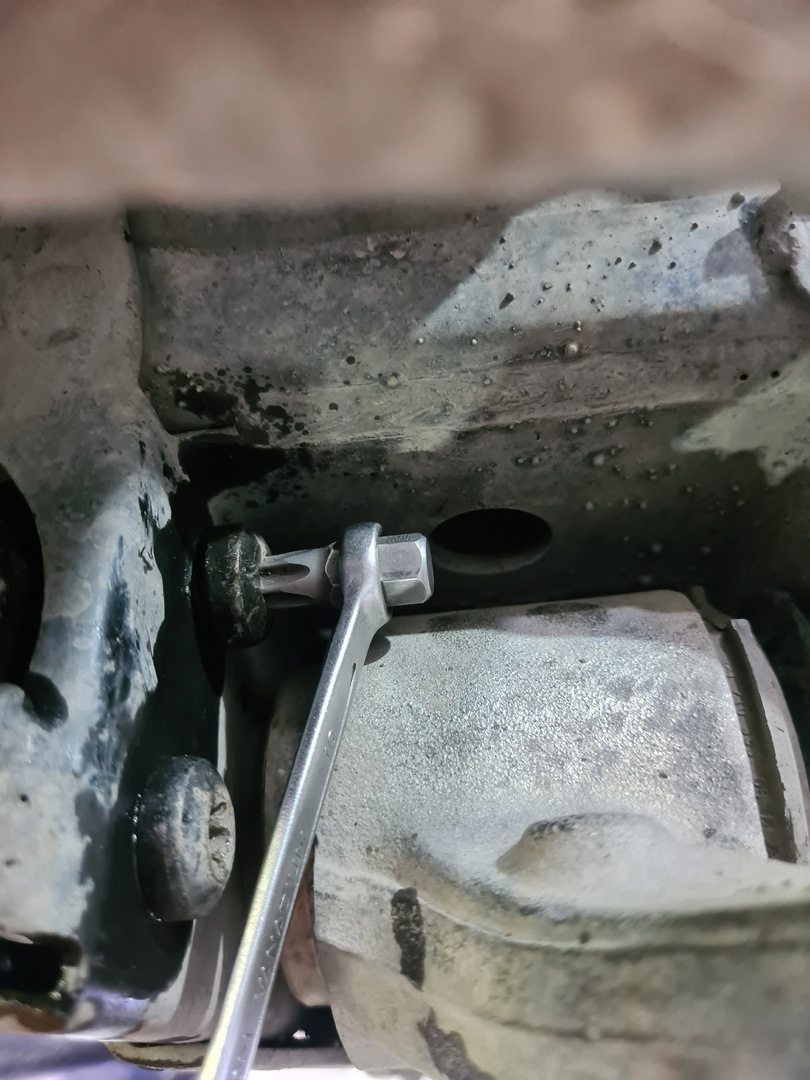 Запись №119. Замена переднего стабилизатора — Mercedes-Benz E-Class ...