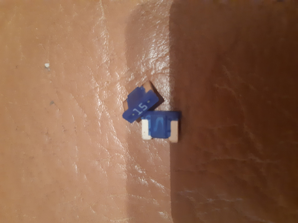 Предохранители прикуривателей — Toyota RAV4 (IV), 2 л, 2019 года ...