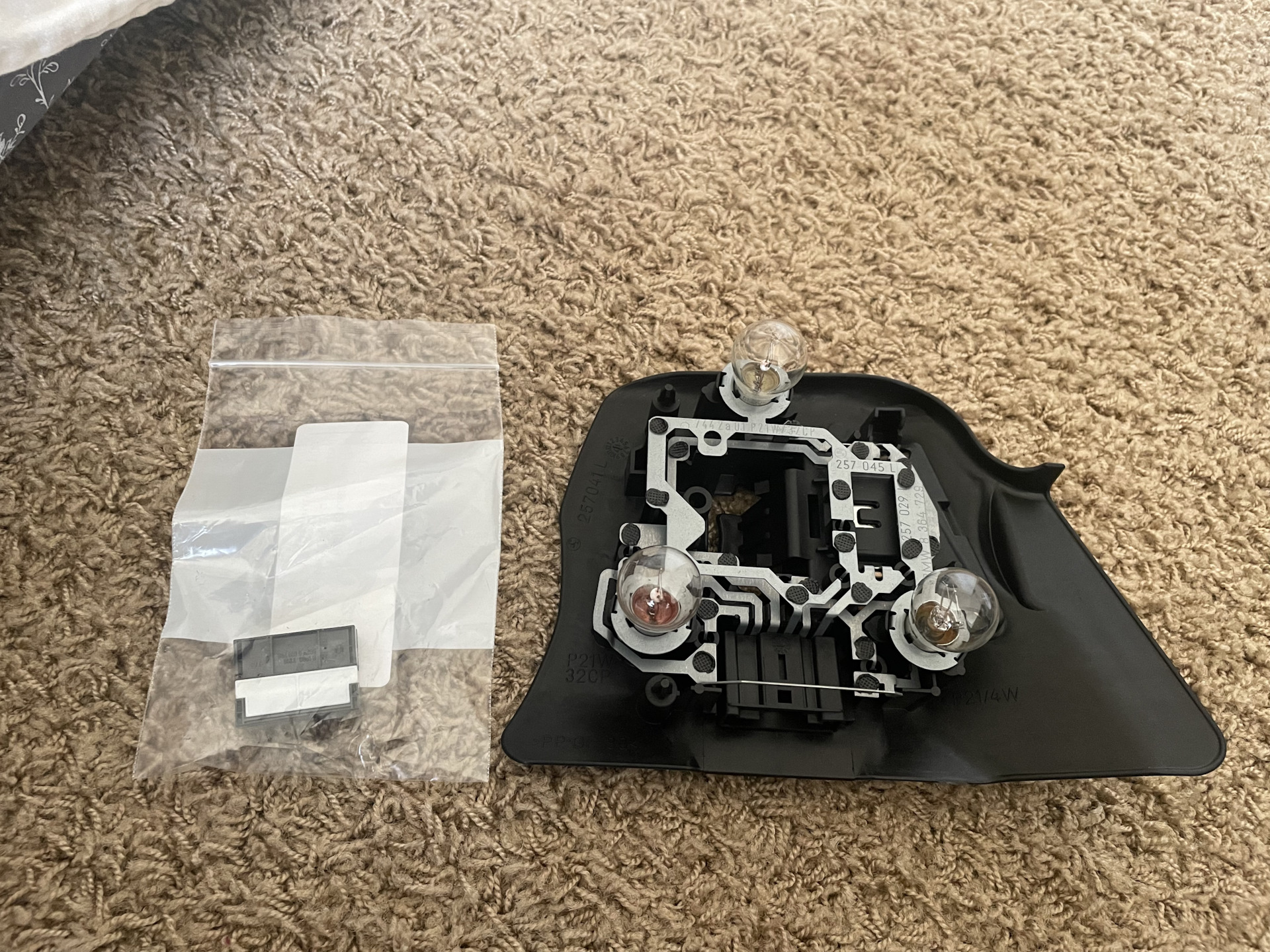 Замена платы заднего фонаря — BMW 3 series Coupe (E46), 3 л, 2001 года ...