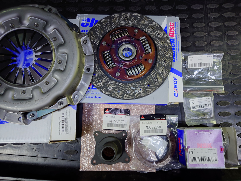 Замена заднего сальника коленвала и сцепления — Mitsubishi Lancer IX, 1 ...