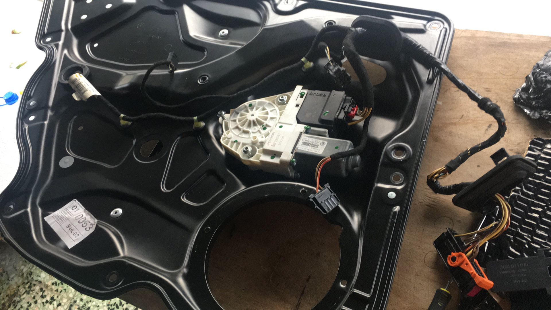 Installing Passat B7 Front and CC High Rear Door Modules: An how to ...