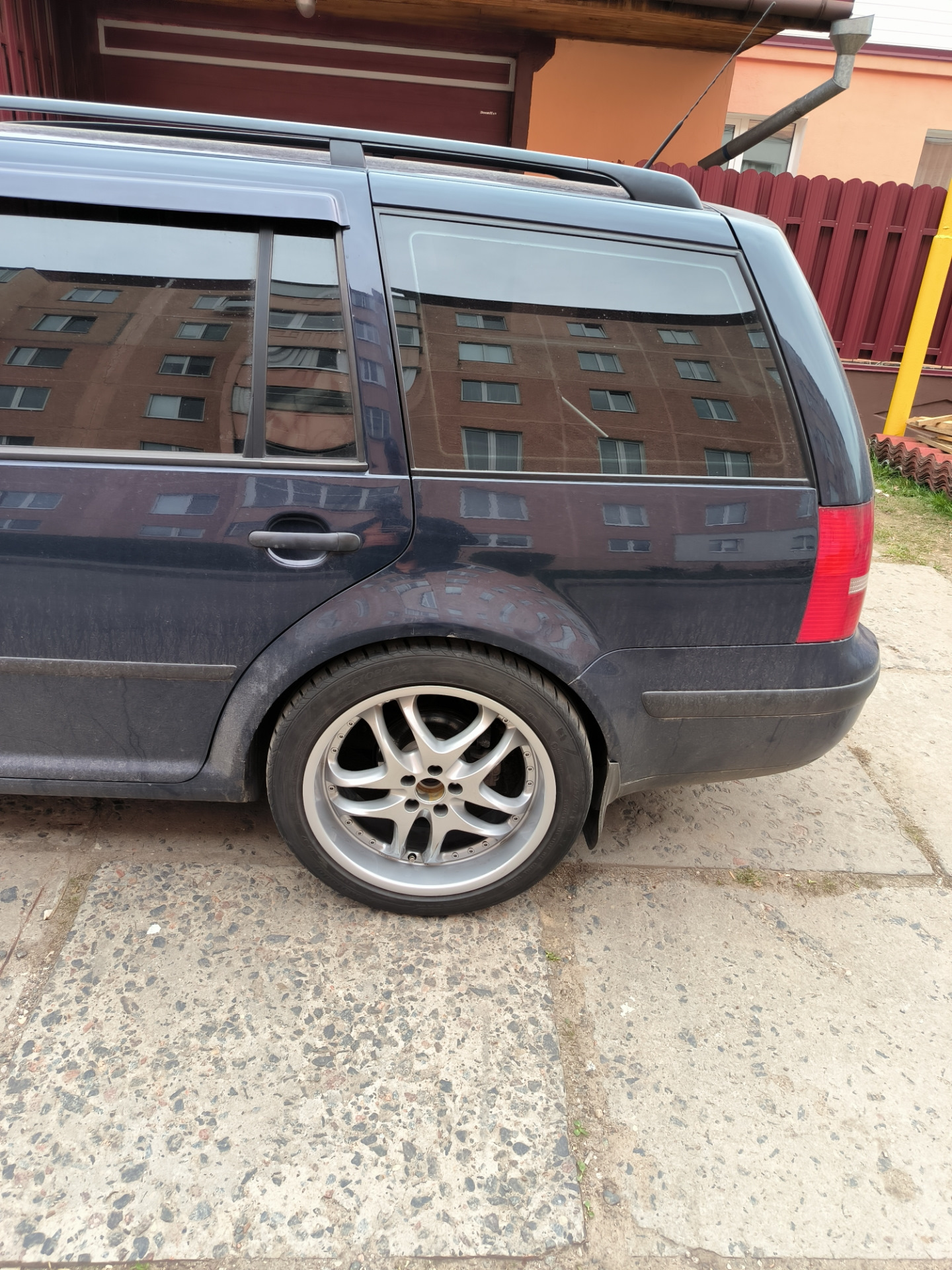 Итог занижение и 18 колеса — Volkswagen Golf Variant (Mk4), 1,9 л, 2003 года | колёсные диски ...