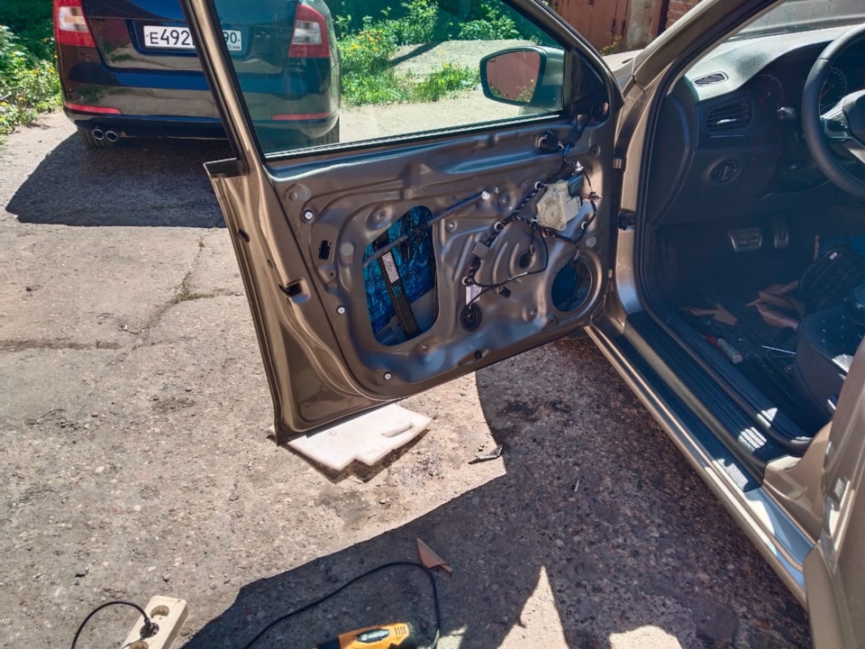 Шумоизоляция дверей — Volkswagen Polo liftback, 1,6 л, 2020 года | стайлинг | DRIVE2