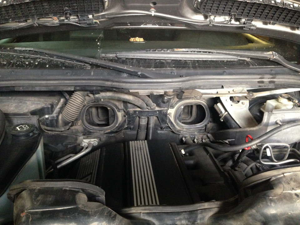 Замена жижи и чистка кондея — BMW X5 (E53), 3 л, 2005 года | своими ...