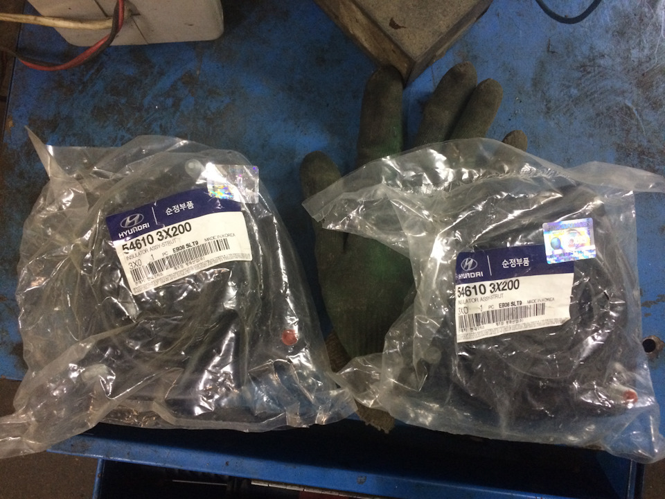 Замена опор передних амортизаторов — Hyundai Elantra (5G), 1,8 л, 2015 ...