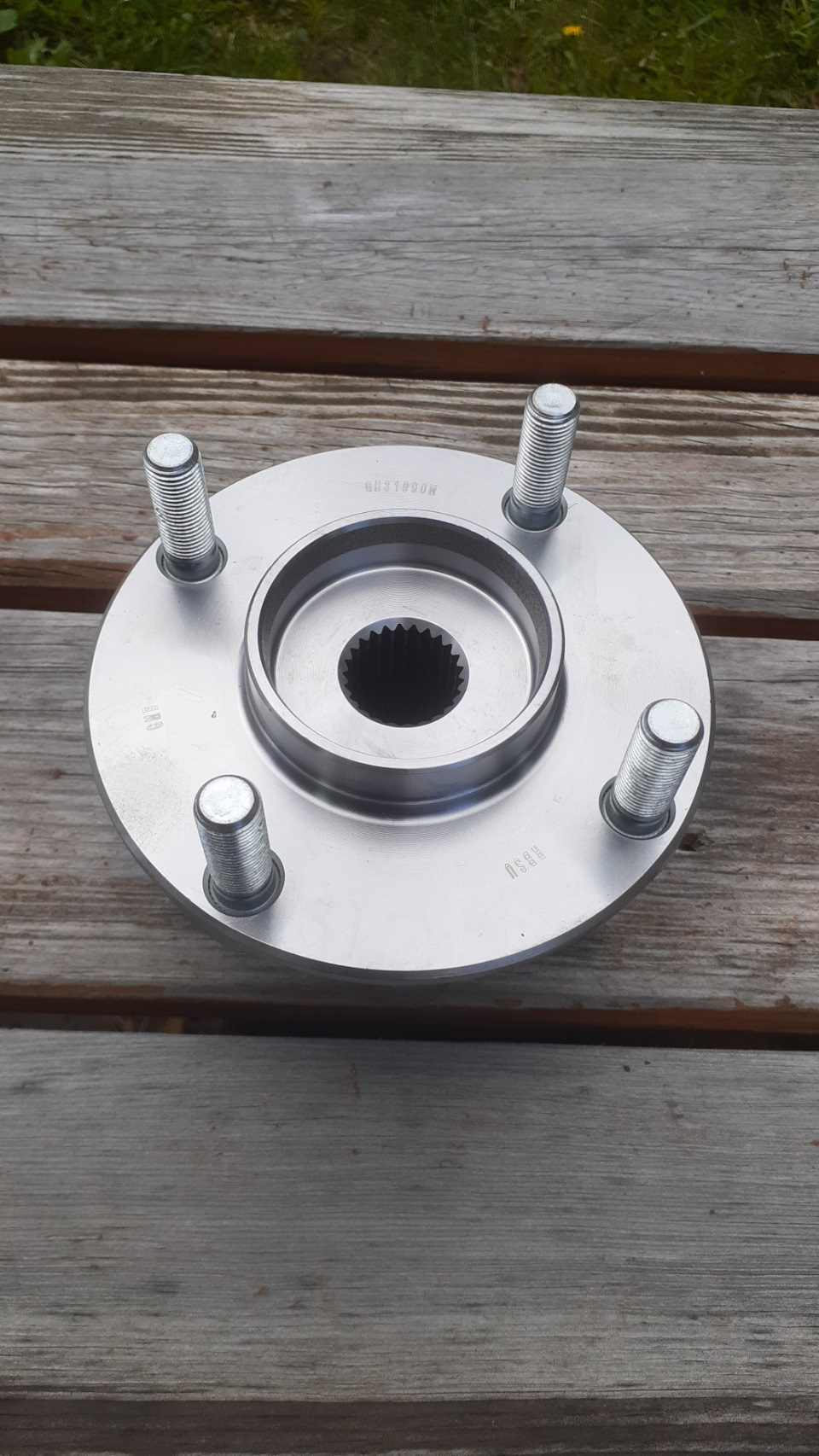 Замена передней ступицы — Nissan Tiida (1G), 1,6 л, 2011 года | своими ...