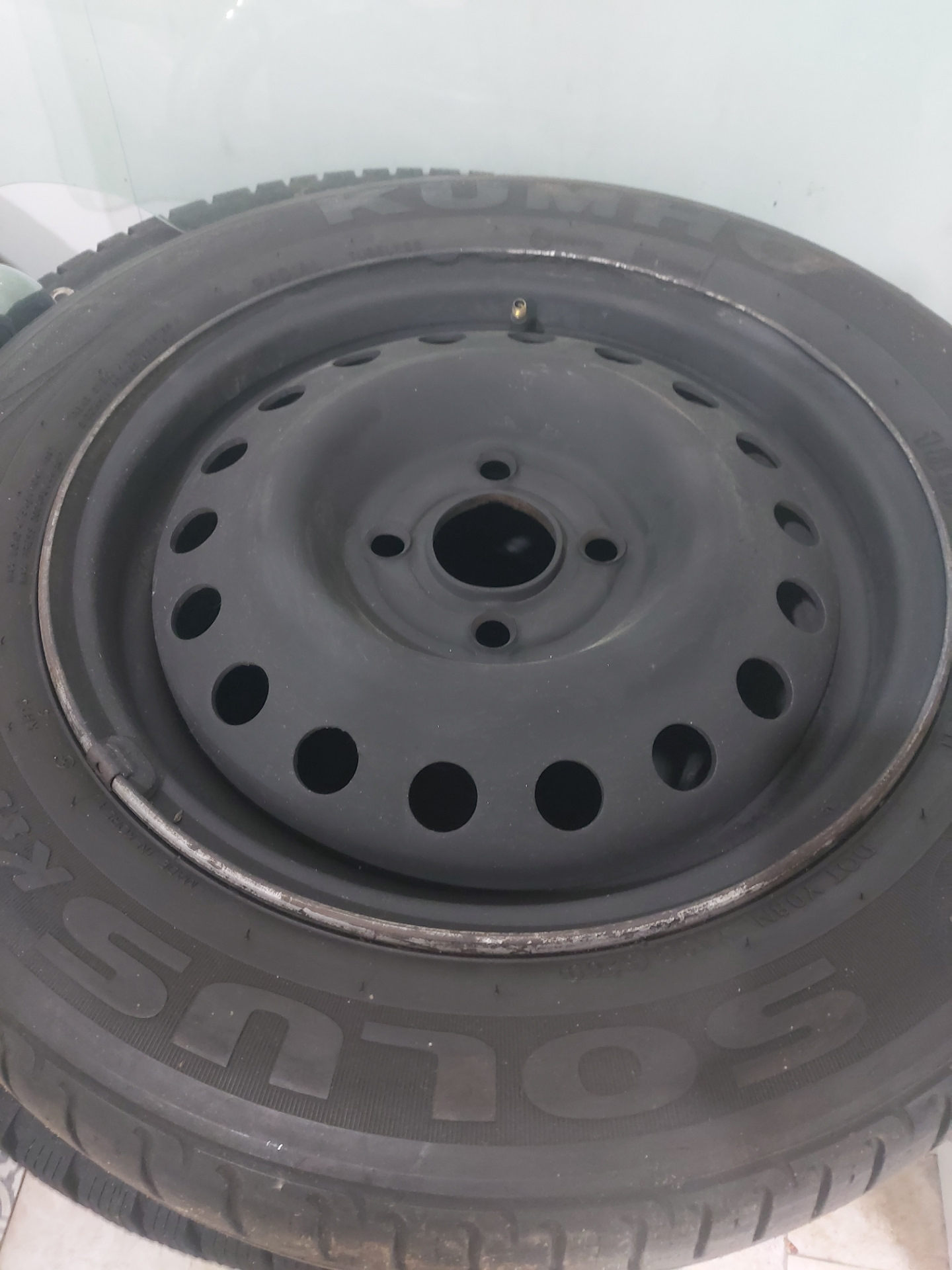 Продам колесо 185/60 r14(временная запись) — Opel Corsa D, 1 л, 2007 ...