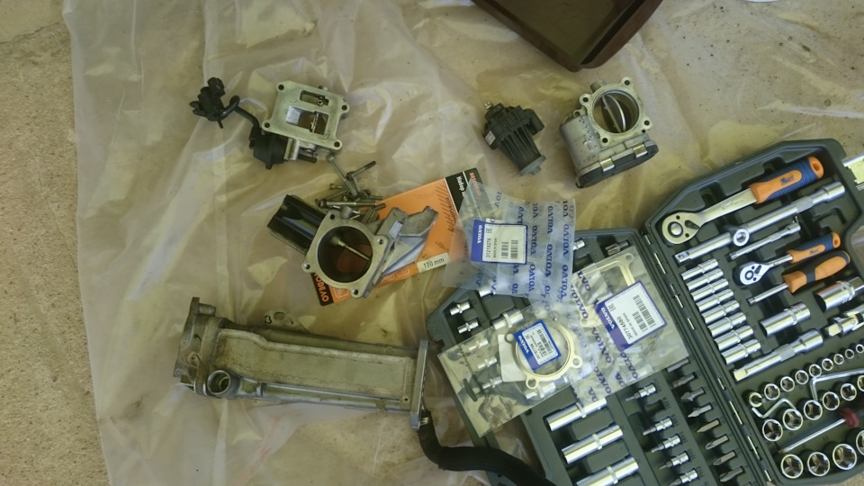 Замена воздушных патрубков, изоляция жгутов проводов, чистка ЕГР ...