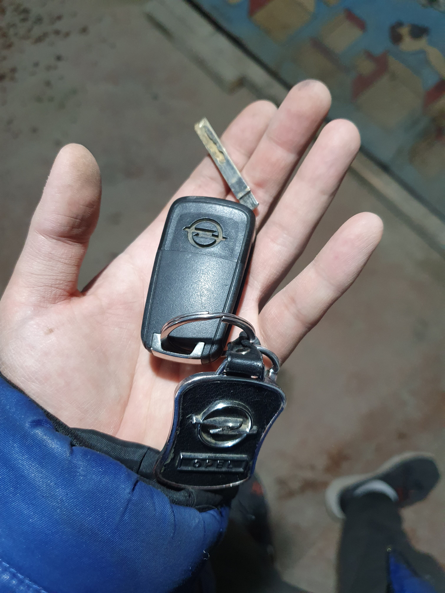 Чип-ключ (иммобилайзер) — Opel Astra H GTC, 1,6 л, 2008 года | поломка ...