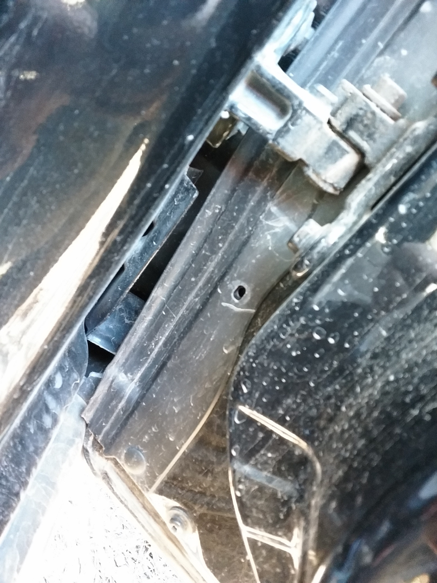 То чувство, когда сэкономил. Клипса/пистон — Volvo S40 (2G), 2,4 л ...