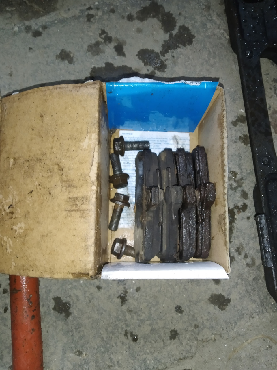 Замена колодок+ болты направляющих — Nissan Almera II (N16), 1,8 л ...