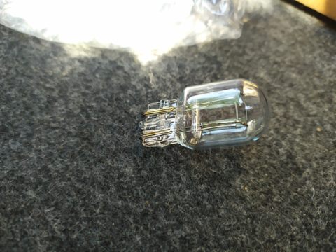 MS820027 Лампочка заднего фонаря Mitsubishi | Запчасти на DRIVE2