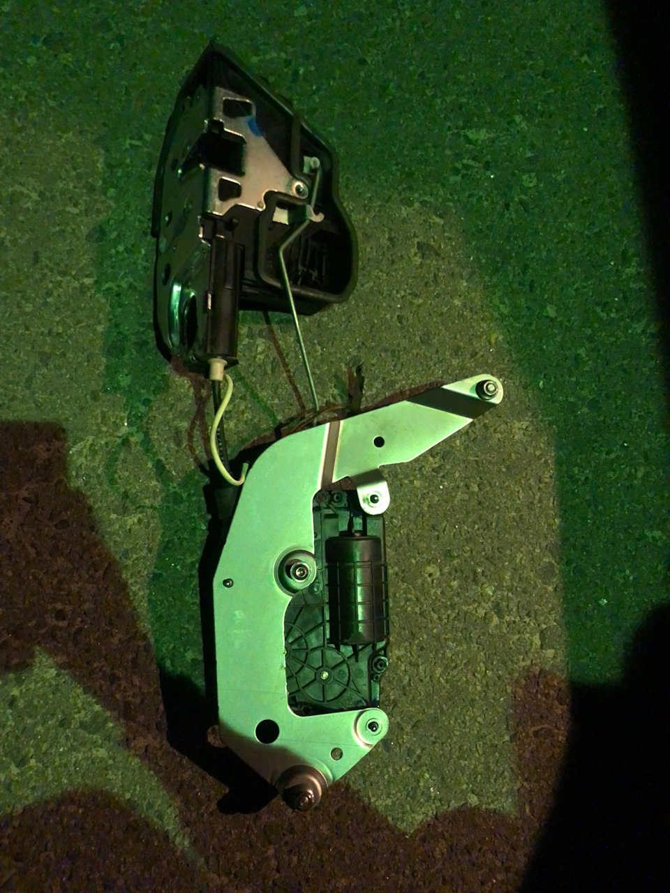 S323A Автодоводчик дверей — BMW 5 series (E60), 3 л, 2008 года ...