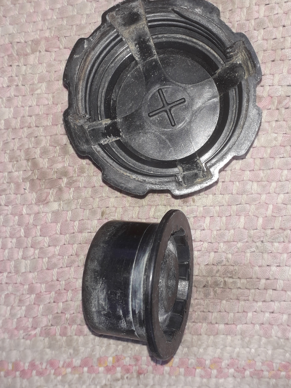 Пробка расширительного — УАЗ Patriot, 2,7 л, 2015 года | своими руками ...