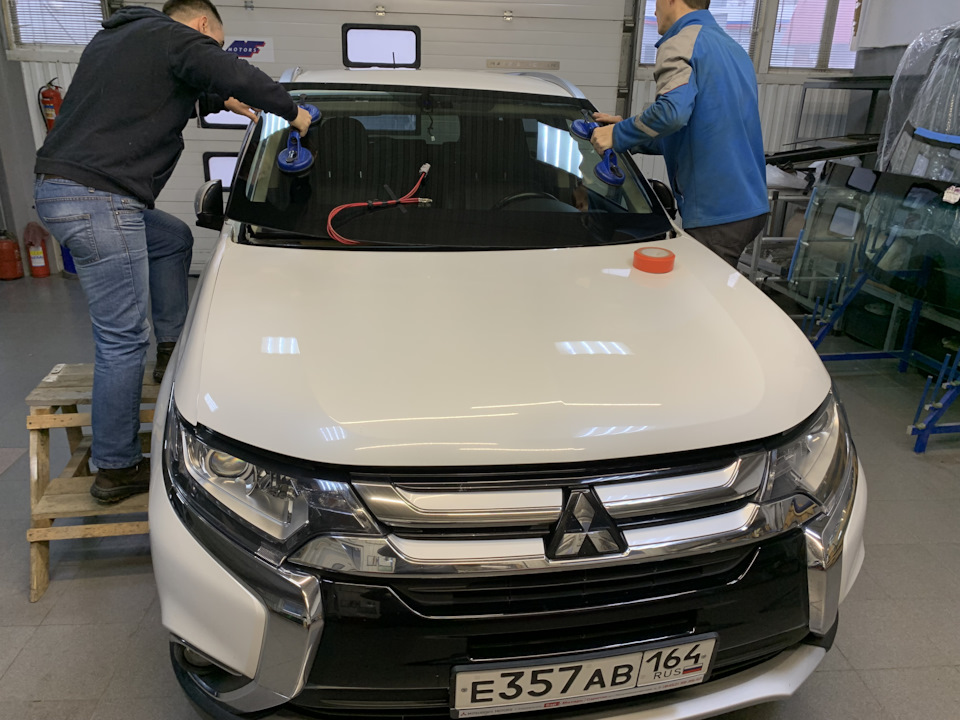 Лобовое стекло фирмы «FUYAO GLASS» — Mitsubishi Outlander (3G), 2 л ...