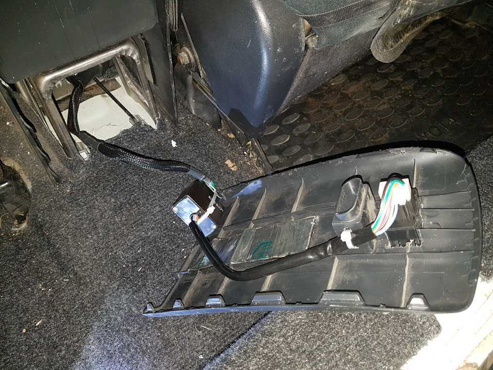 Обогрев задних сидений — Toyota Corolla (140/150), 1,6 л, 2011 года ...